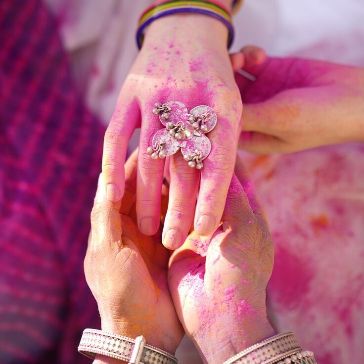 Trending & Vibrant Holi Outfits For Men And Women